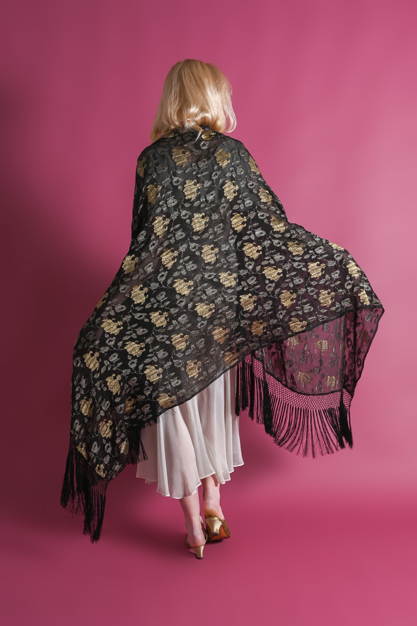 1920s Gold + Silver Lamé Fringe Shawl – Demetra Vintage